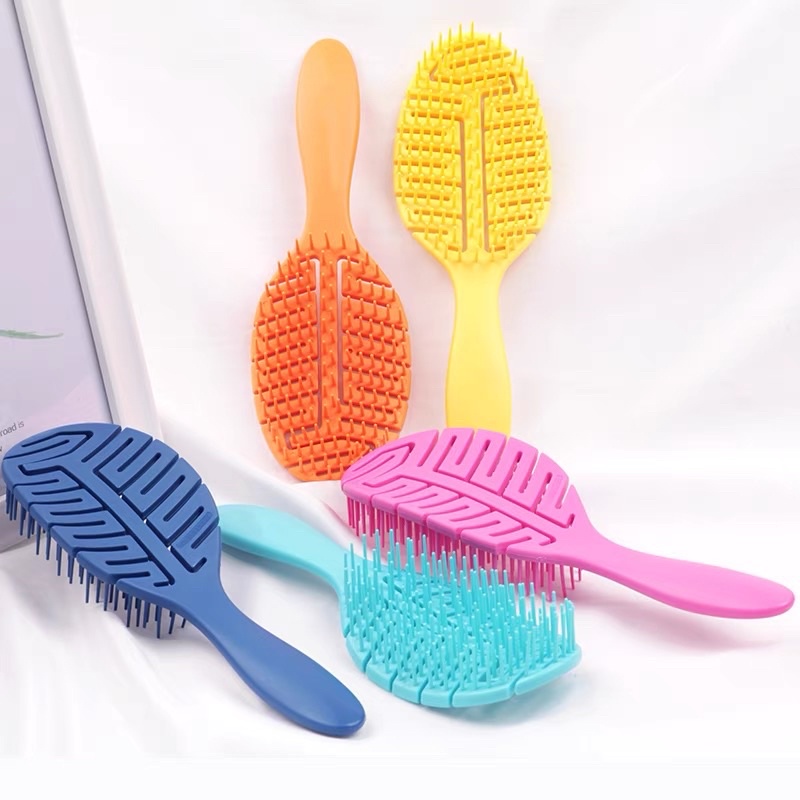 Hollow Comb Dry and Wet Dual-Purpose Hair Comb 镂空梳子干湿两用造型发梳 (Random ...