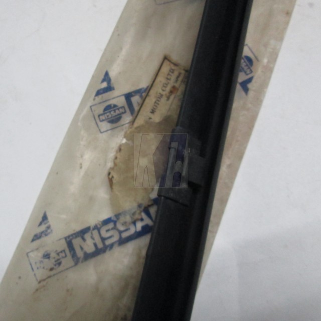 NISSAN DOOR GLASS OUTER WEATHERSTRIP ASSY | Shopee Malaysia