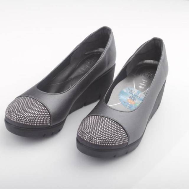 Original First Contact Shoes Made in Japan | Shopee Malaysia