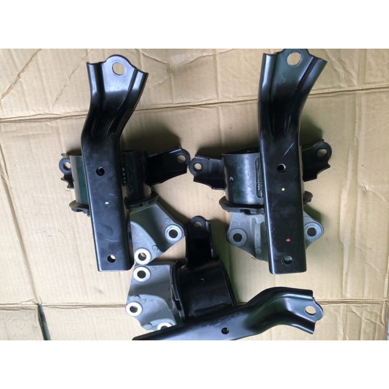 Engine mounting mitsubishi matic Transmission xpander | Shopee Malaysia