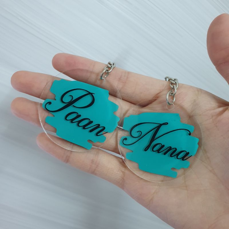 (CUSTOM) KEYCHAIN NAMA ARCYLIC (Background/Plain) | Shopee Malaysia