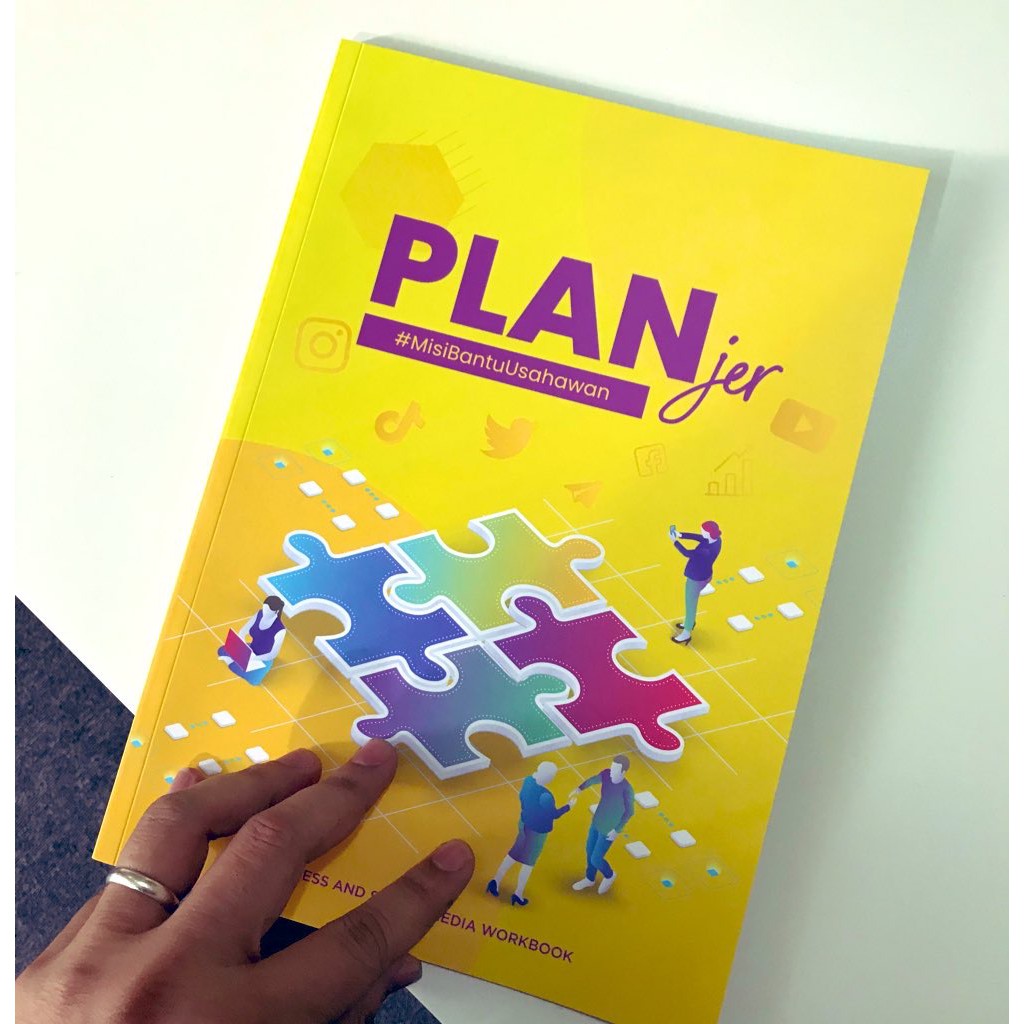 BUKU PLANJER -SOCIAL MEDIA PLANNER & BUSINESS WORKBOOK 2021-2022 ...