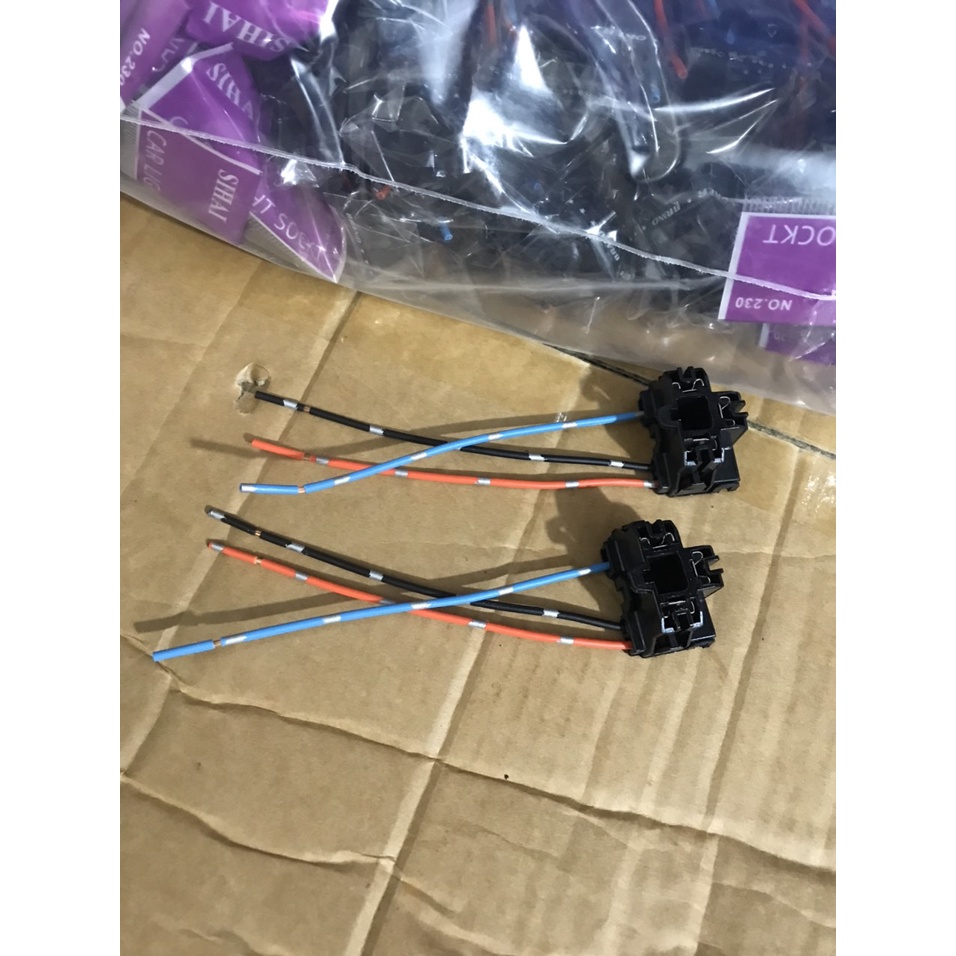 Genuine SIHAI H4 headlight holder - 3-PIN PLUG | Shopee Malaysia