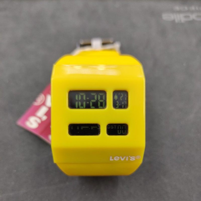 Levi's digital watches with jeans box (half price) | Shopee Malaysia