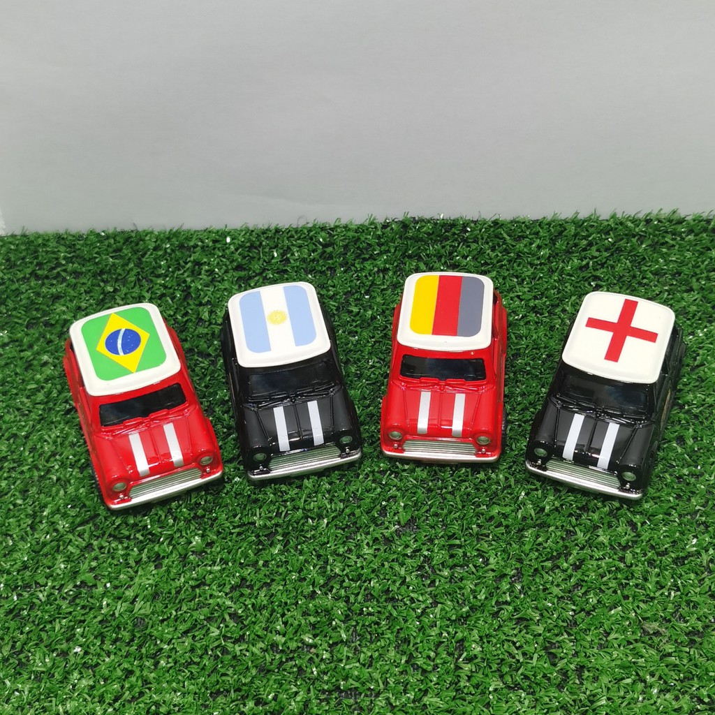 Die Cast Kit Kat World Cup Limited Edition Mini Morris 🔥Ready Stock🔥 ...