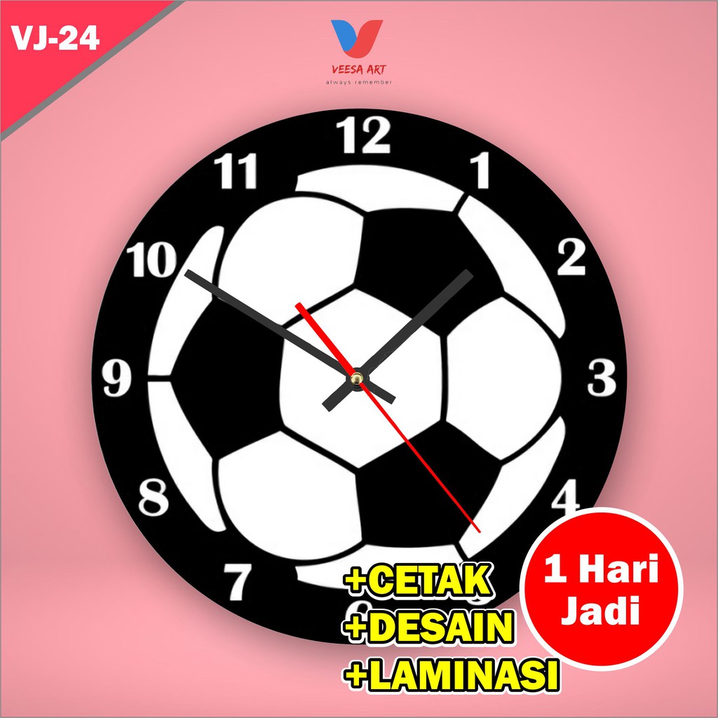 HITAM PUTIH YG Wall clock Picture of soccer ball Characters Black and ...