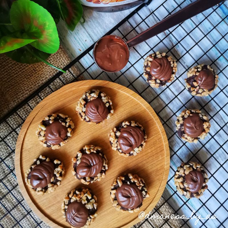 CHOCOLATE BUTTON COOKIES BY HELLOOO.COOKIES | Shopee Malaysia