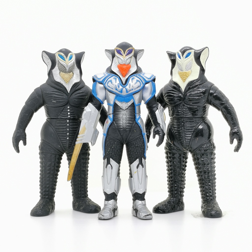 Pre Owned Bandai 6.5 inch Armored Mefilas UMS Ultraman Kaiju Alien ...