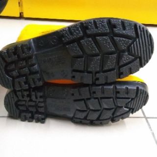 Kasut getah pvc kuning (boot shoes) | Shopee Malaysia