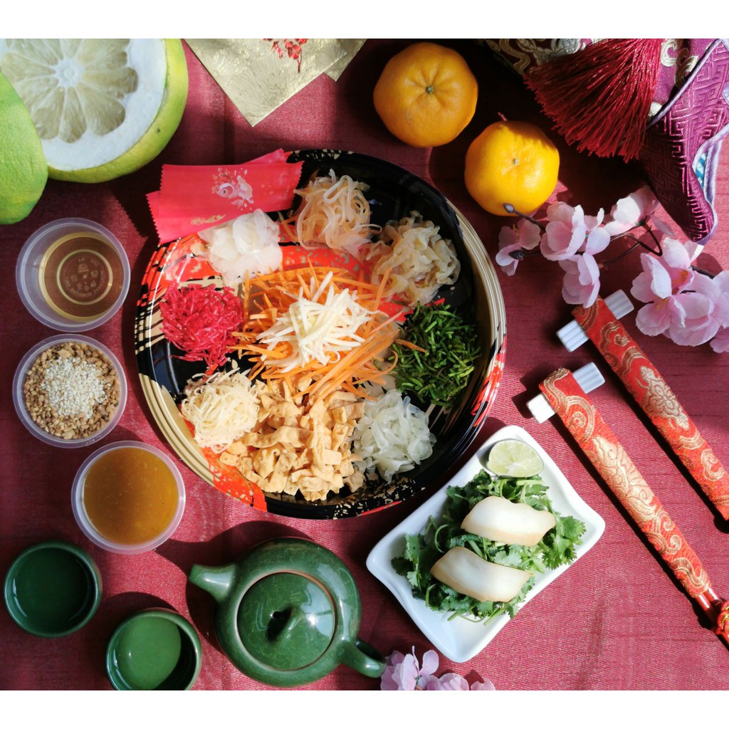 七彩金龙招牌鱼生捞生 【8-10人份】 Prosperity Yee Sang Lou Sang 【8-10pax】600g ...