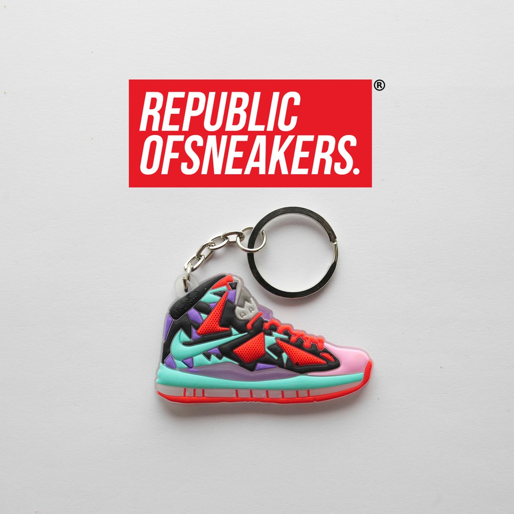 [2D KEYCHAIN] NIKE LEBRON 20 (MIXCOLOUR) | Shopee Malaysia