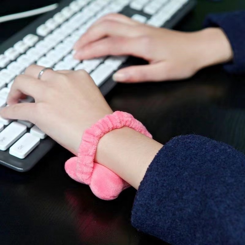 Creative Cute Hand Pillow Wrist Support Pad Mouse Memory Foam Keyboard ...