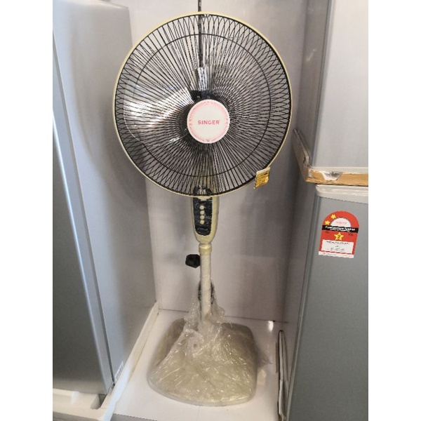 Singer (LF161M) Display unit offer 16" multi Osc Stand Fan (Can Swing ...