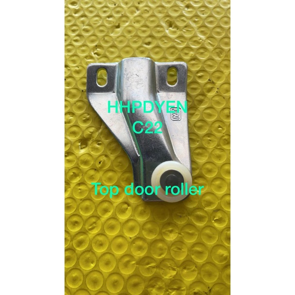 NISSAN C22 VAN VANETTE SIDE DOOR ROLLER (TOP) [1PCS] READY STOCK ...