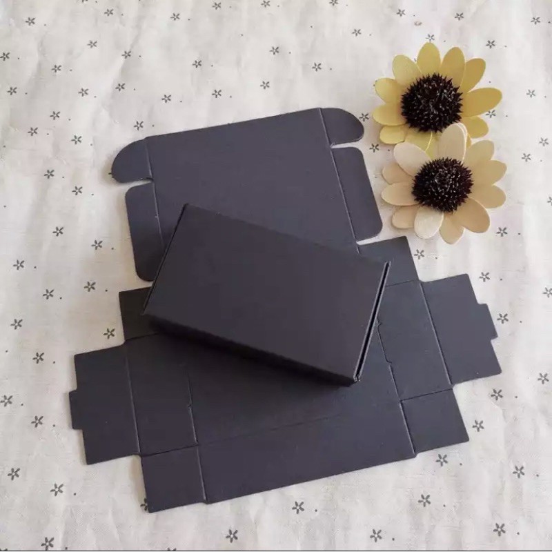 Black Craft Paper Gift Box Matte Black Box Carton Square Packaging ...