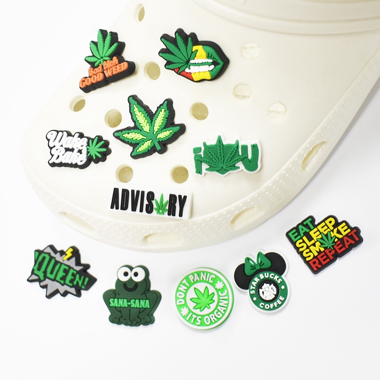 Crocs Jibbitz Pins Colorfully Maple leaf DIY Shoes Charm Button ...