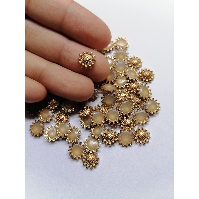 Iron on metal small star shape SIZE 8MM | Shopee Malaysia
