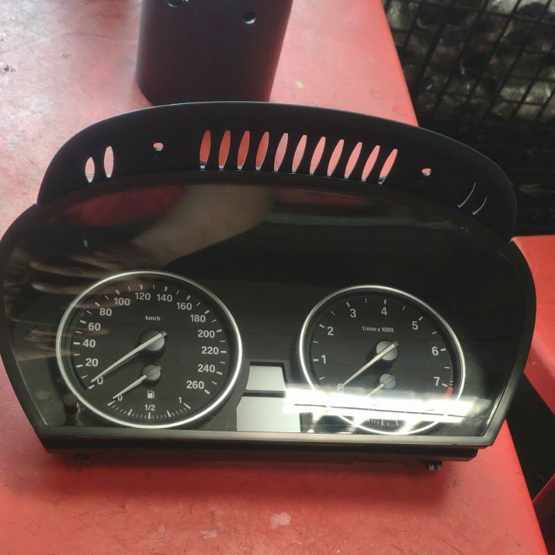 Bmw e60 meter （used） | Shopee Malaysia