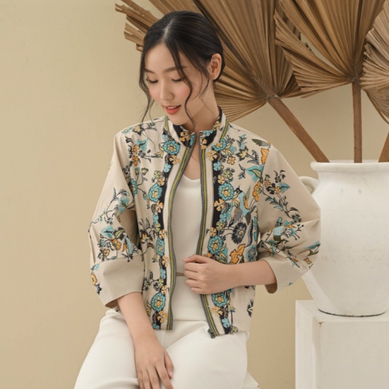 Outer Batik 135 AZ / Modern Women's Batik Bomber Jacket / Batik ...