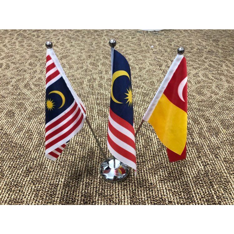 (READY STOCK- SHIP TODAY) Triple Table flag stand silver round base ...