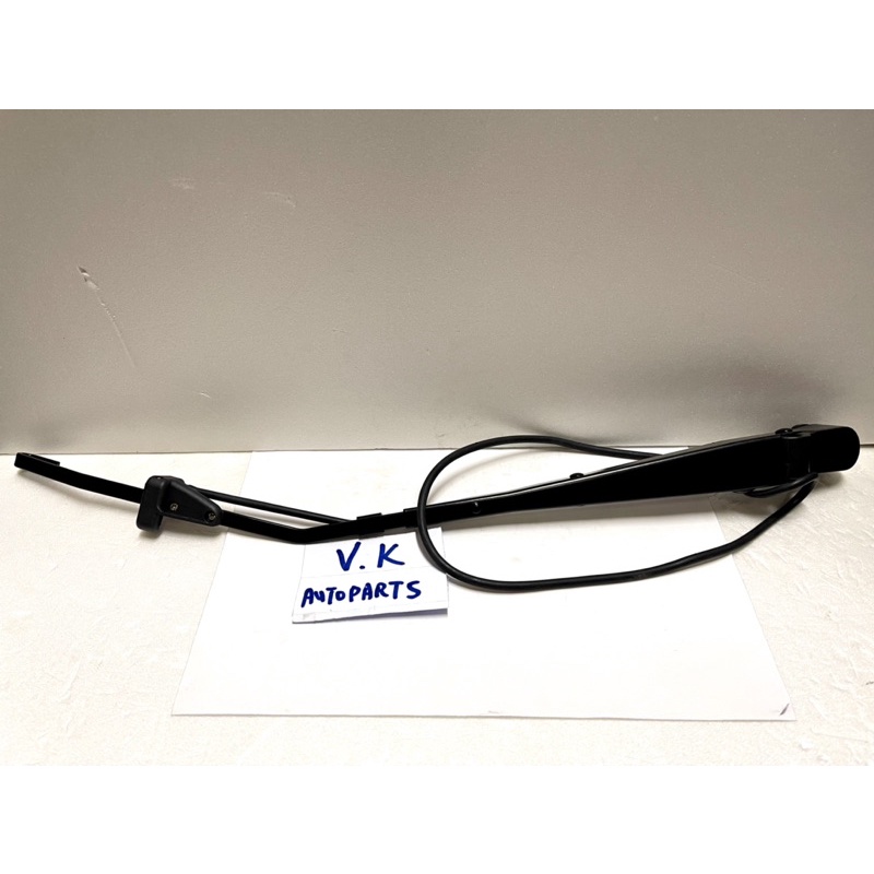 Mitsubishi Canter FE83 FE71 Wiper Arm Come With Nozzle (RH&LH) | Shopee ...