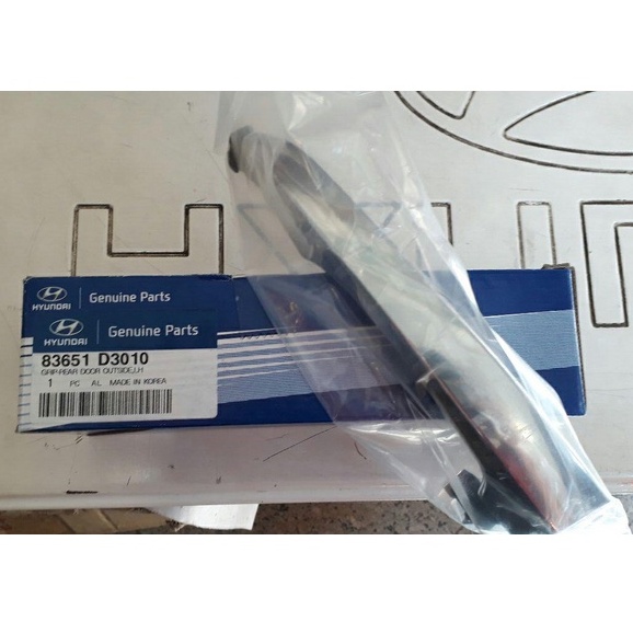REAR DOOR OUTER HANDLE / OUTSIDE HANDLE - LEFT / RIGHT (GENUINE PARTS ...