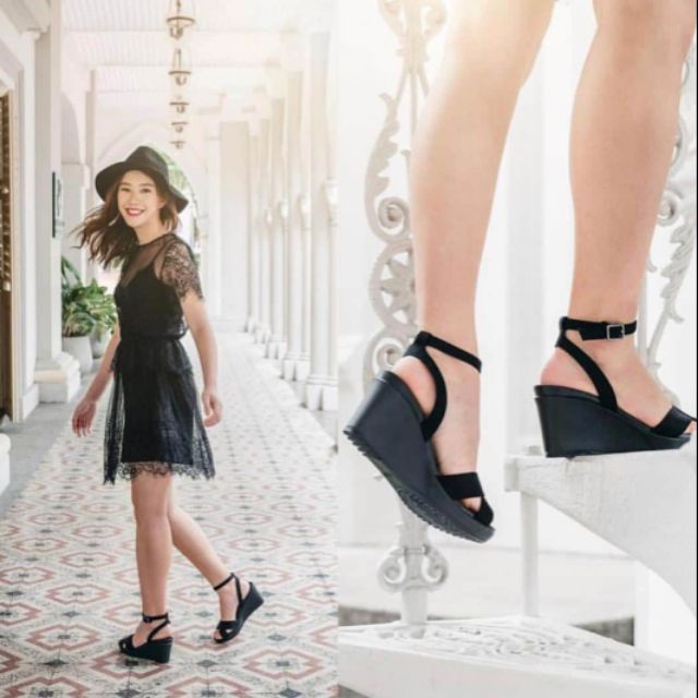 Crocs Wedges Authentic!!2.5 Inches Height High Heel Strap Sandals ...