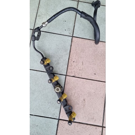 injector with fuel rail toyota celica zzt231 2zz | Shopee Malaysia