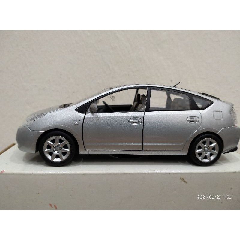 Toyota Prius scale 1/30 | Shopee Malaysia