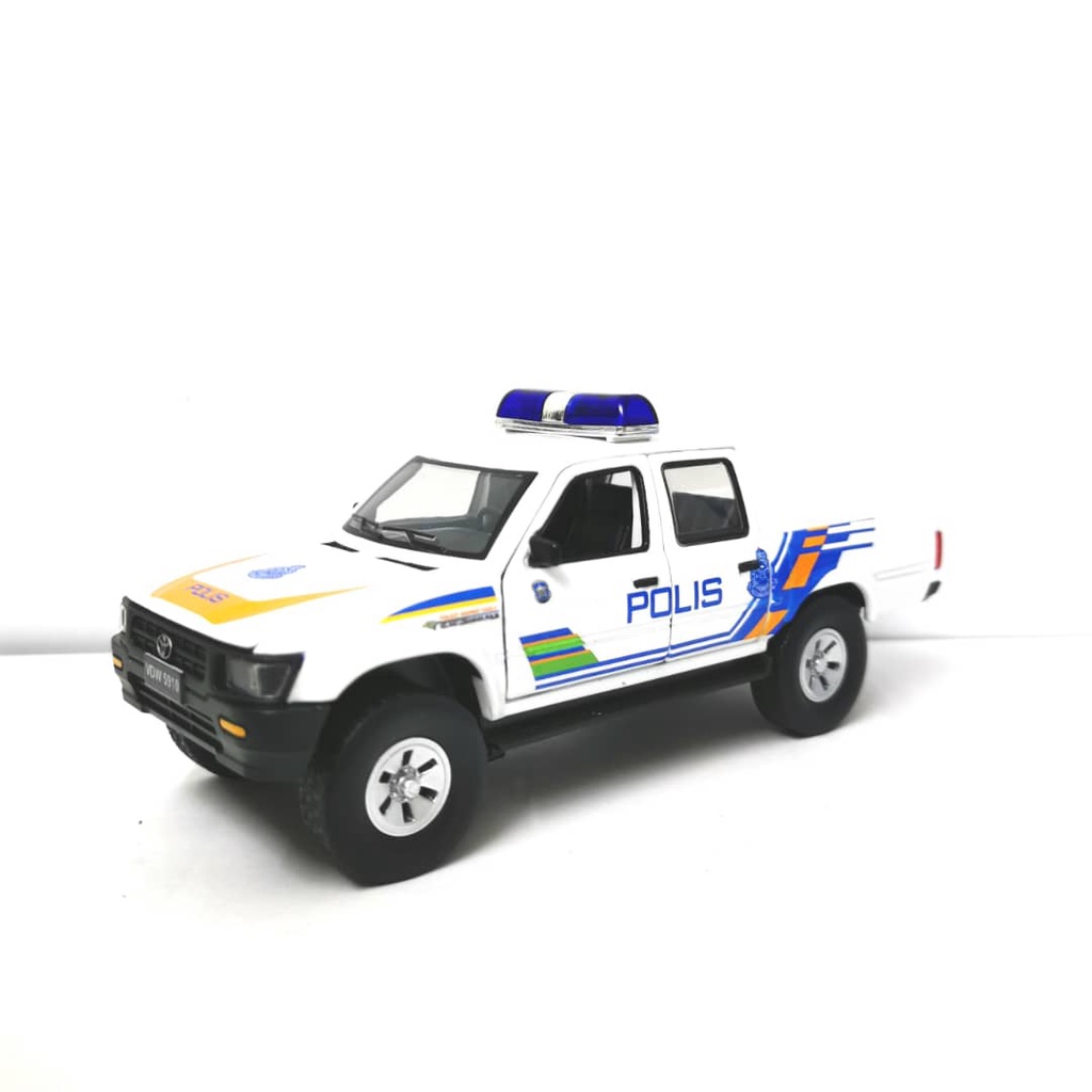 Polis Malaysia pdrm toyota hilux revo nissan towing tow truck van ...