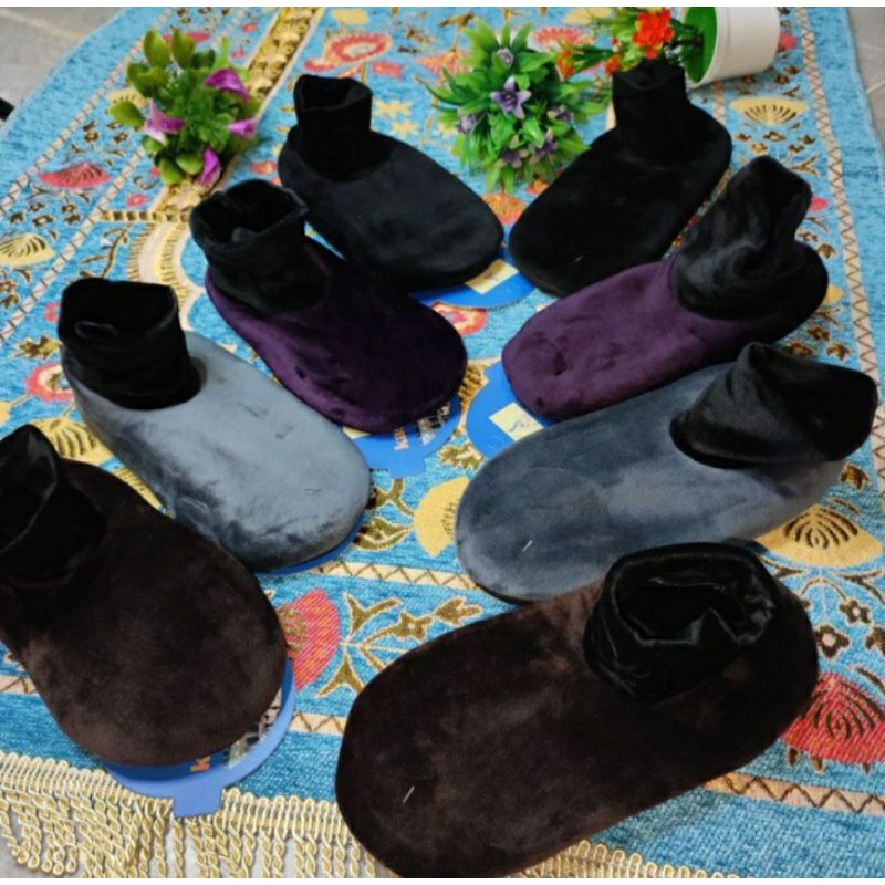 KASUT STOKIN TINGGI TAWAF KAIN LEMBUT VELVET FREE SIZE ANTI SLIP ...