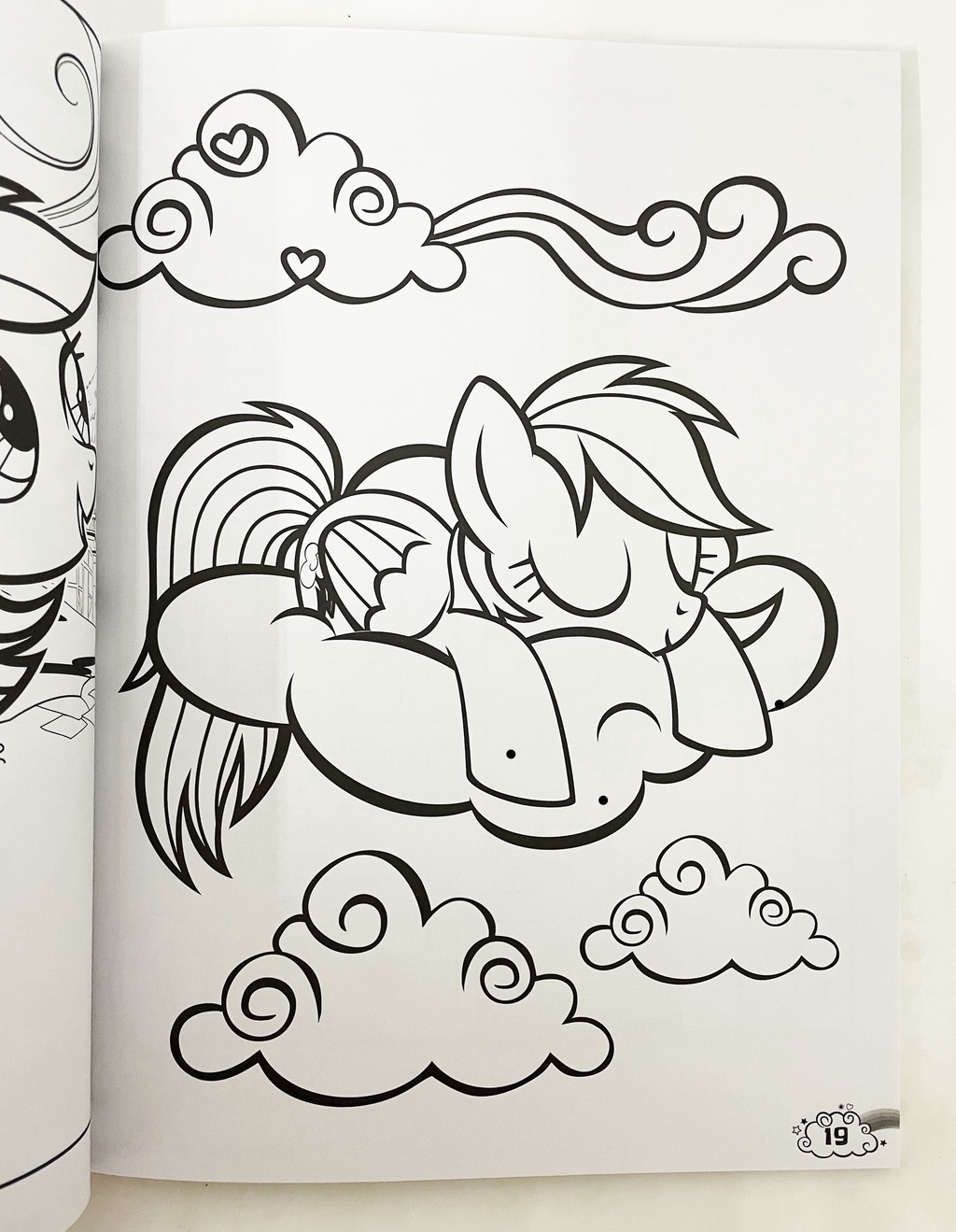 My Little Pony Hoof Bump Bumper Colouring Activity Book For Kids (90 ...