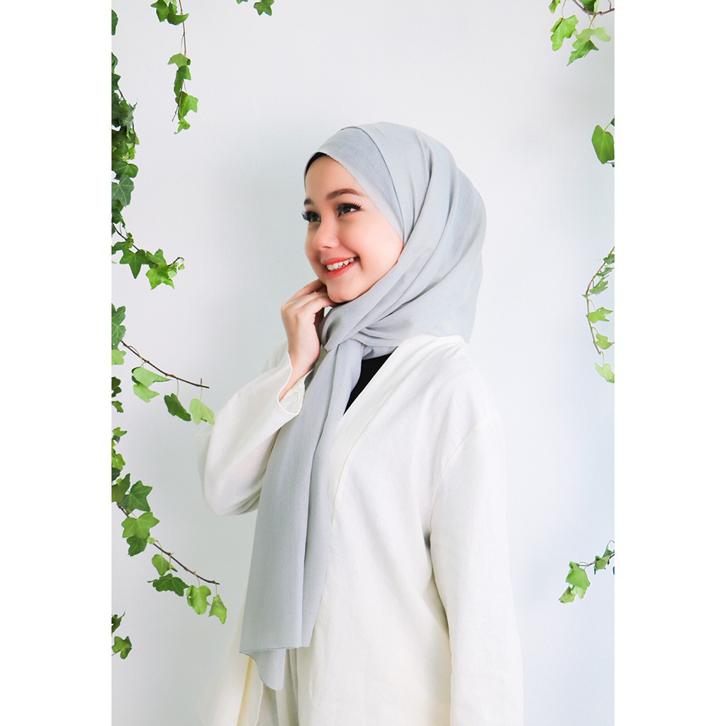 Sofya Shawl in Cool Grey | Shopee Malaysia