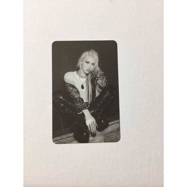 SOMI OFFICIAL PHOTOCARD - XOXO ALBUM (O ver) | Shopee Malaysia