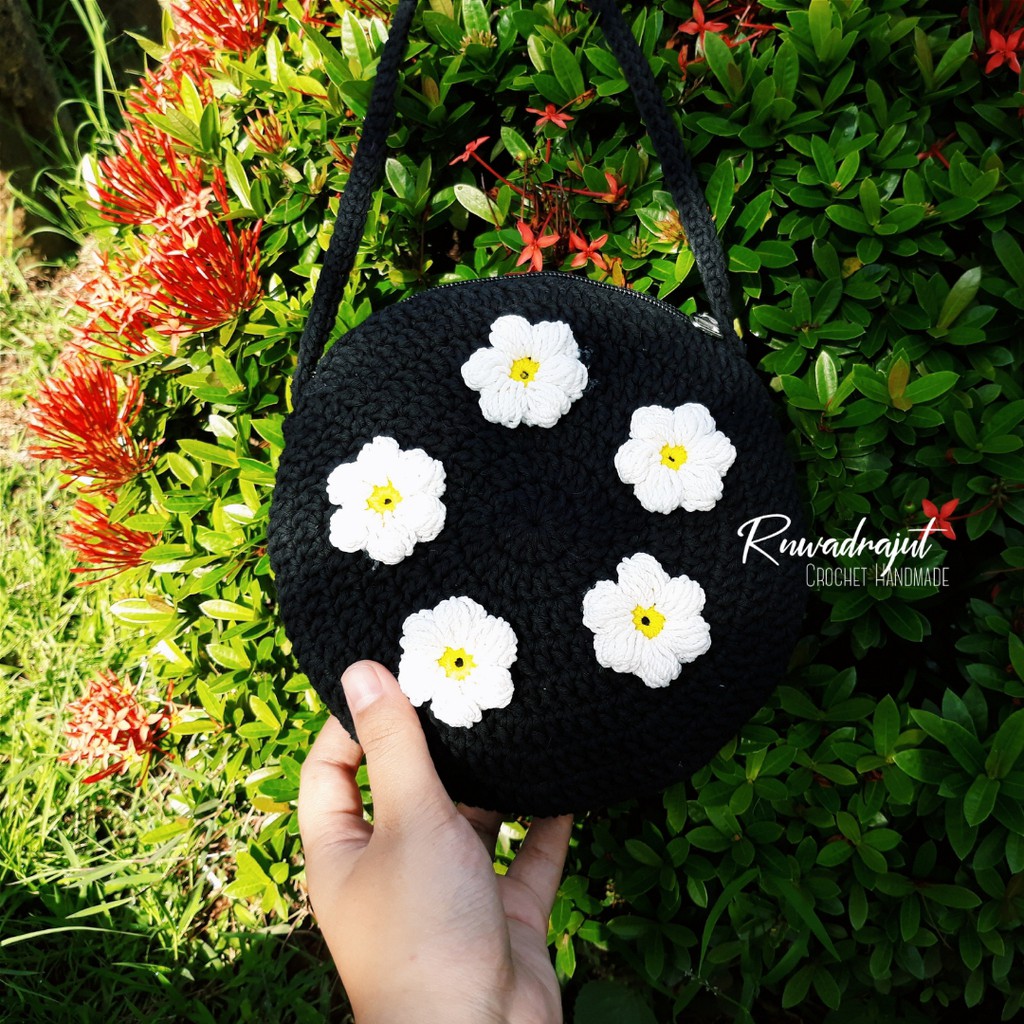 Round Knitting Bag With Puff Flower/White Puff Flower Circle Sling Bag ...
