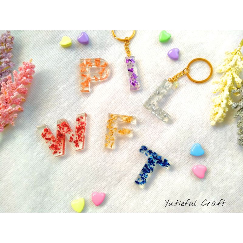 Keychain Alphabet Resin / keychain huruf ( Foil Flakes Series ...