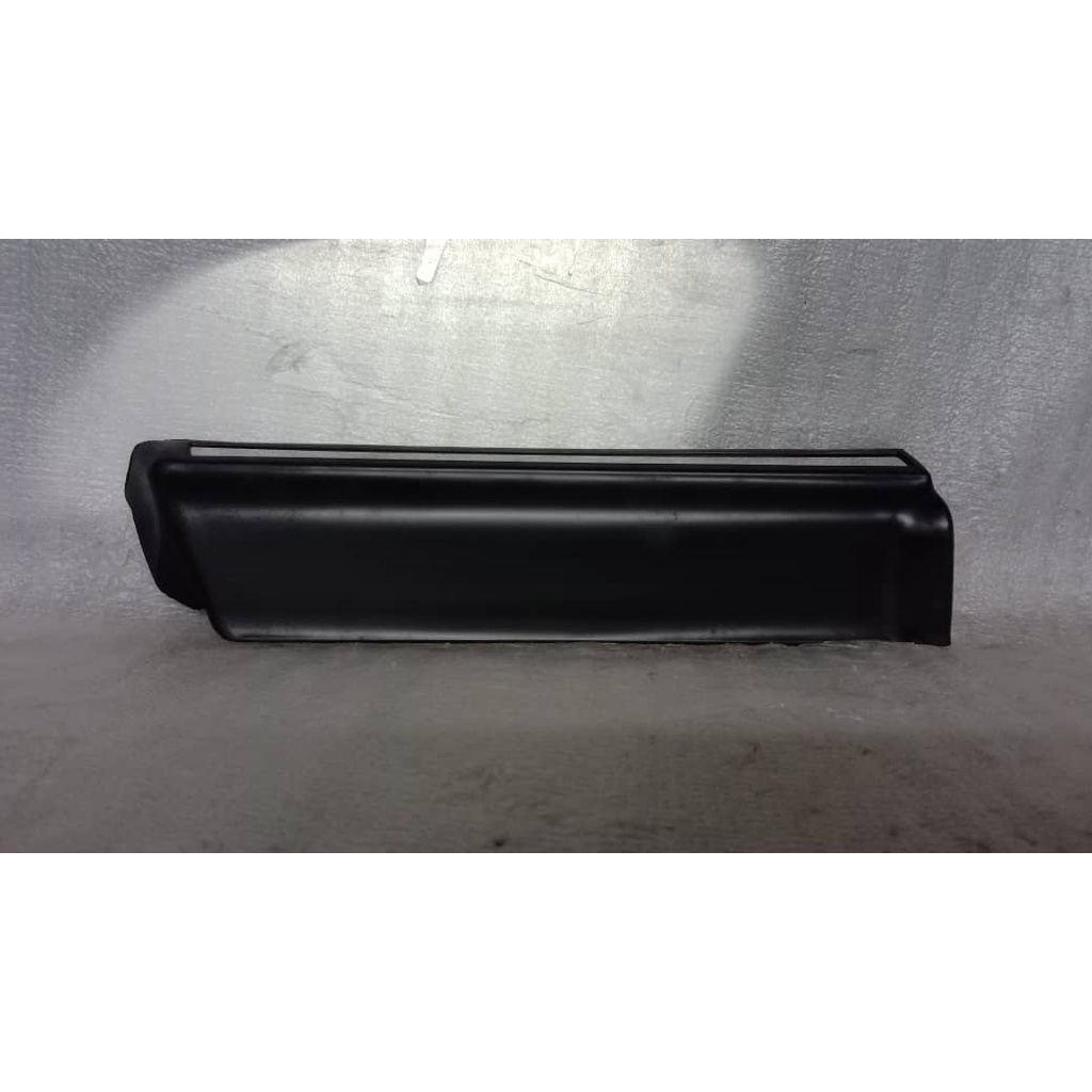 MERCEDES-BENZ W123 NEW MODEL FRONT FENDER LOWER MOULDING (ORIGINAL ...