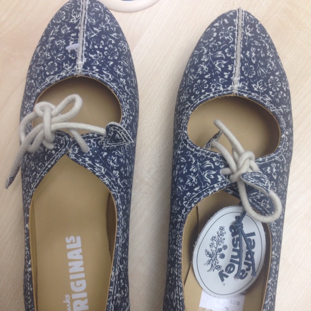 Clarks Original Laura ashley for women | Shopee Malaysia