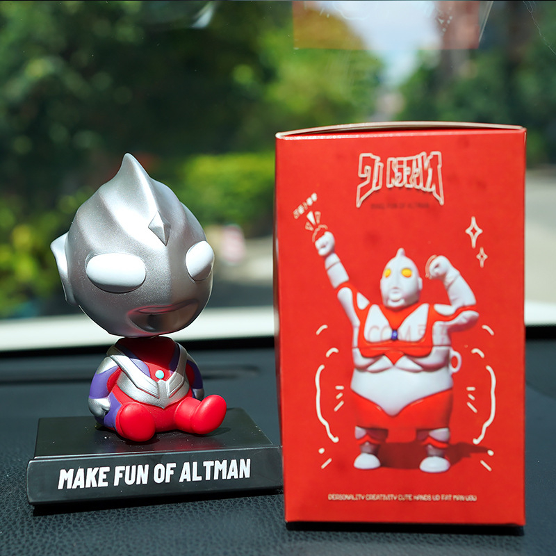 10cm Japan Tokusatsu Ultraman Tiga Madoka Daigo Shaking Head Doll PVC ...