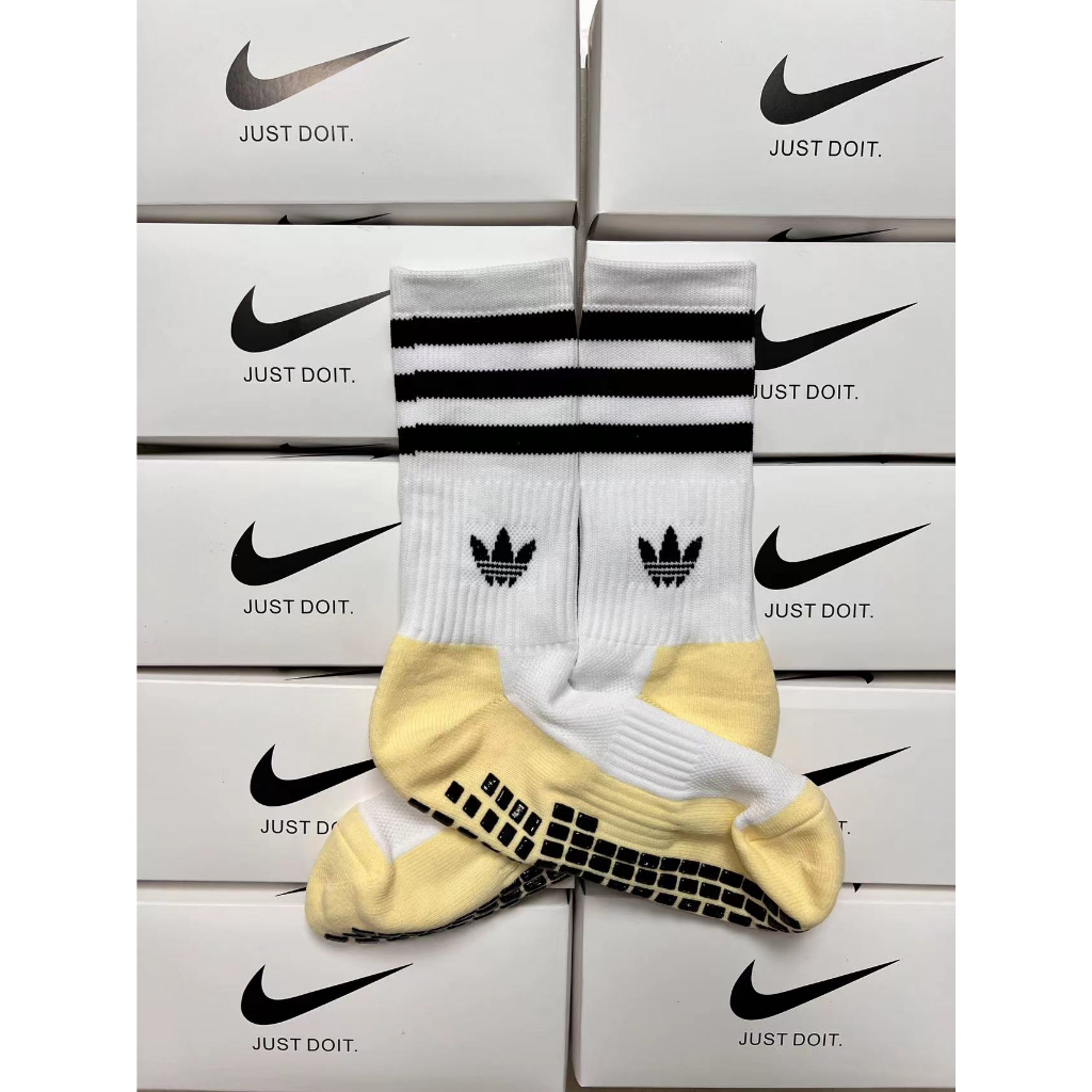 2022 Anti slip sock Grip Stokin bola futsal anti slip football soccer ...