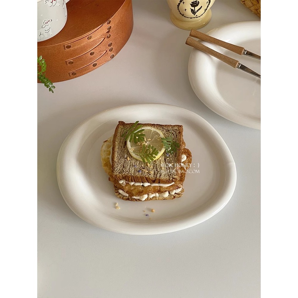 Chubby ins white ceramic breakfast cake plate Western plate Simple ...