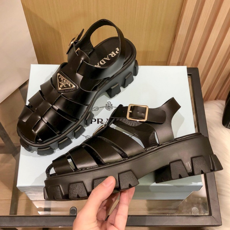 P 2024 New Round Headed Triangle Logo Thick Sole Roman Sandals (with ...
