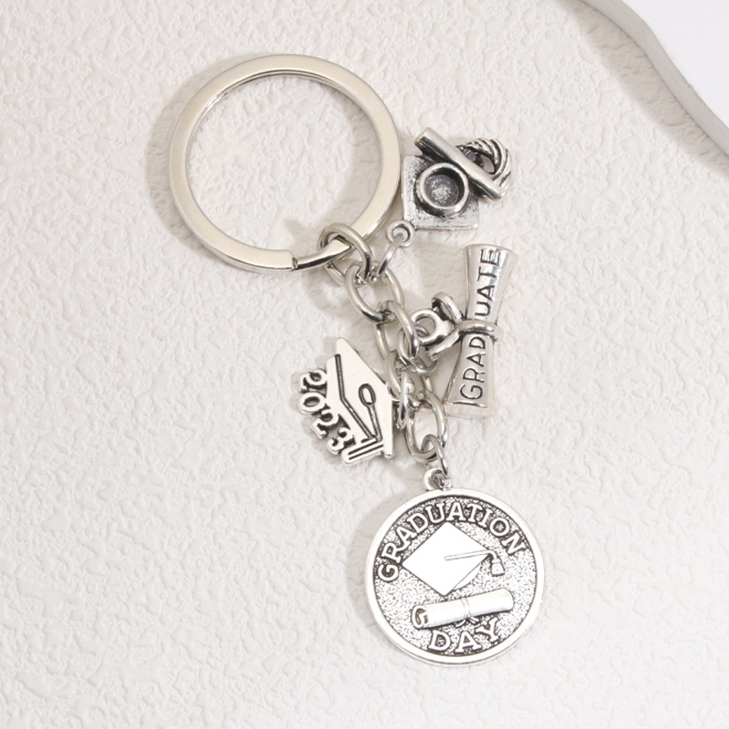 2024 Graduate Ceremony Memorial Gift Graduation Caps Key Chains Key ...