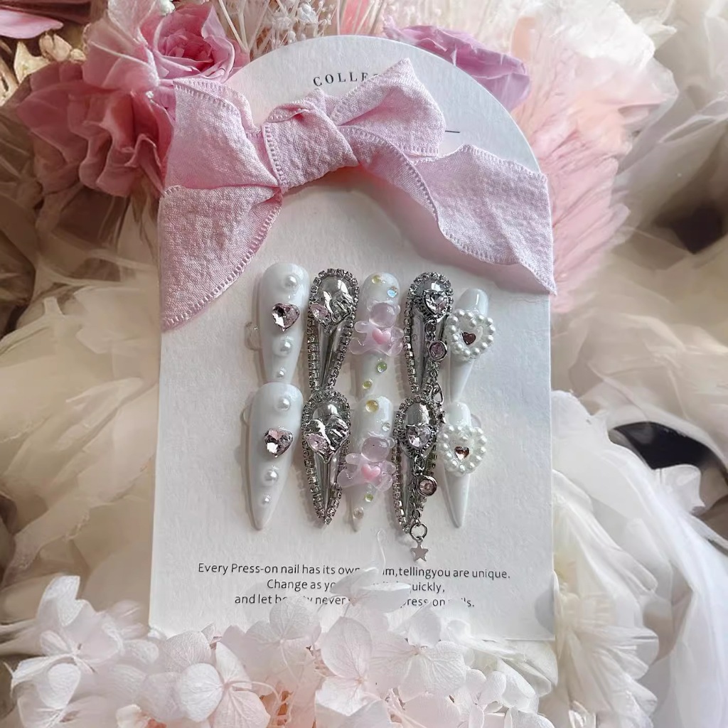 Handmade Wearing Nails Valentine's Day Sweet Little Bear Love Heart ...