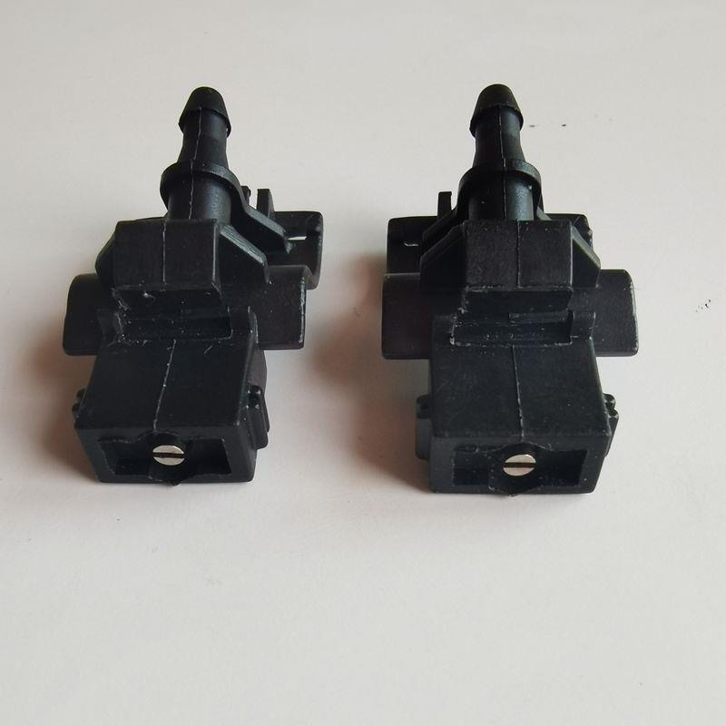 Original Nozzle Washer Water Spray Wiper Toyota Fortuner VRZ Hilux Revo ...