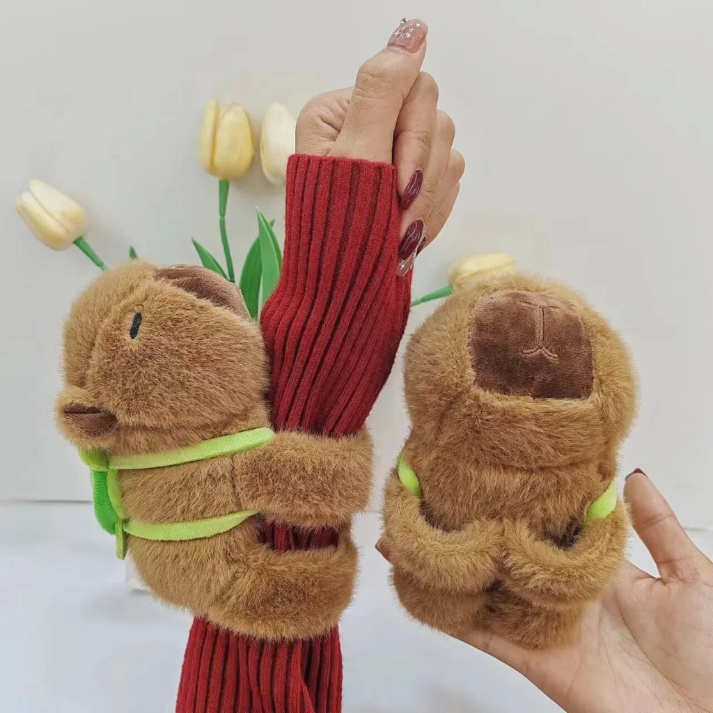 15CM Capybara Plush Doll Lying on The Hands of Kapi Bara Water Dolphin ...