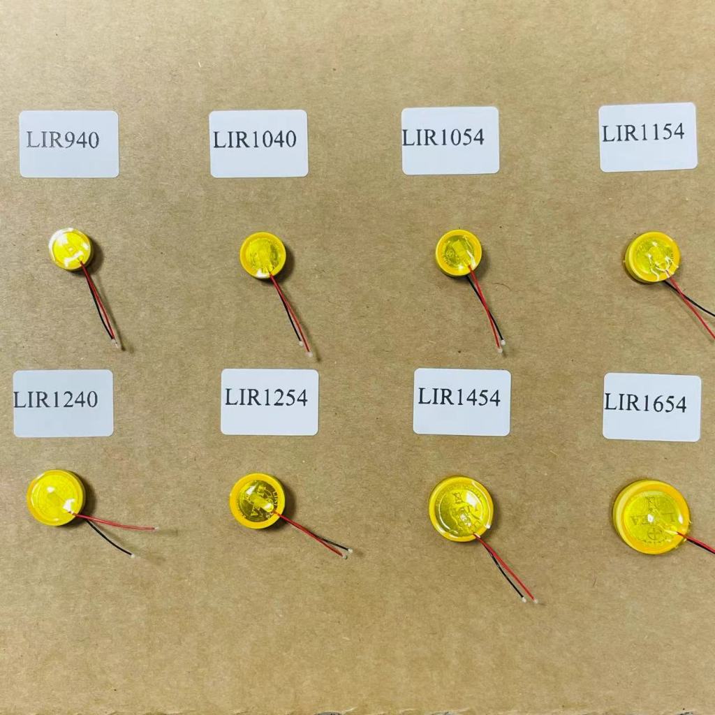 Huaqiangbei Luoda Yuehu Bluetooth earphones with button battery ...