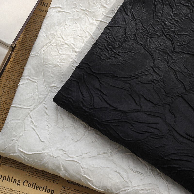 [1 meter]Black and white large flower embossed yarn-dyed jacquard ...