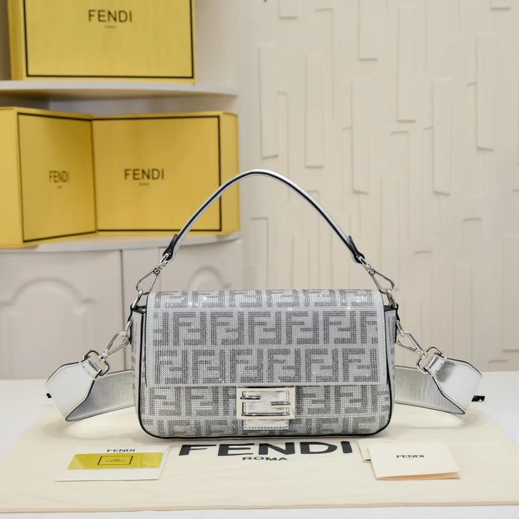 [Original Authentic with Packaging Box] Baguette Detachable Handle Flap ...