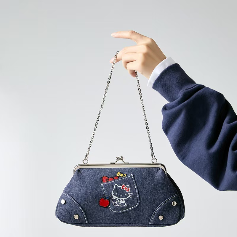 Miniso Miniso hello kitty Classic Series Mouth Gold Handbag | Shopee ...